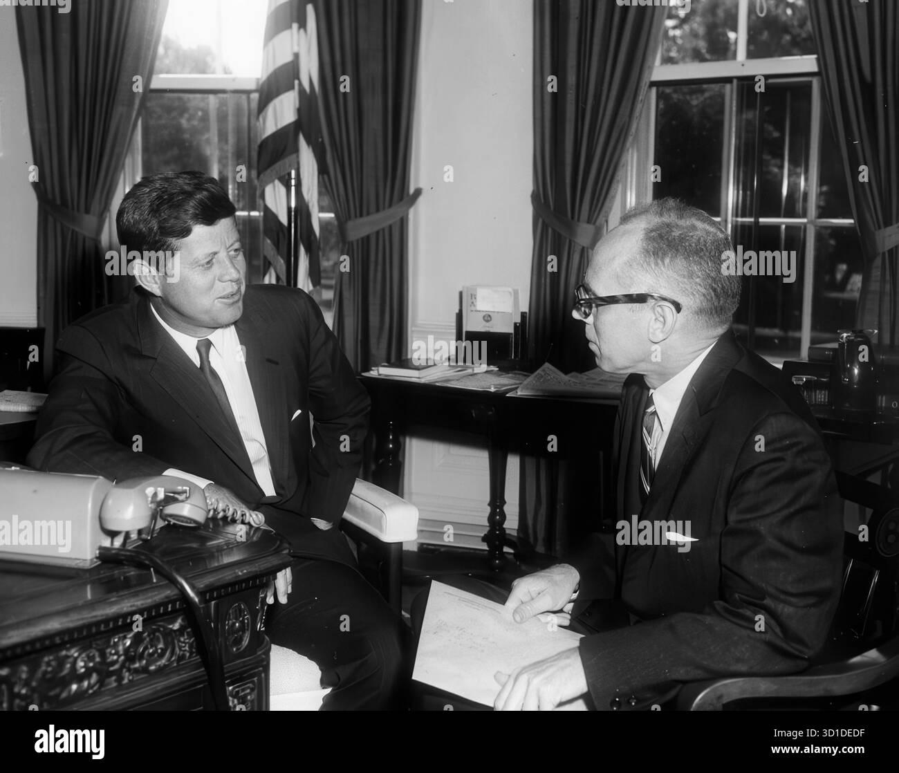 Kennedy campaigning or debating nixon in 1960 hi-res stock photography ...