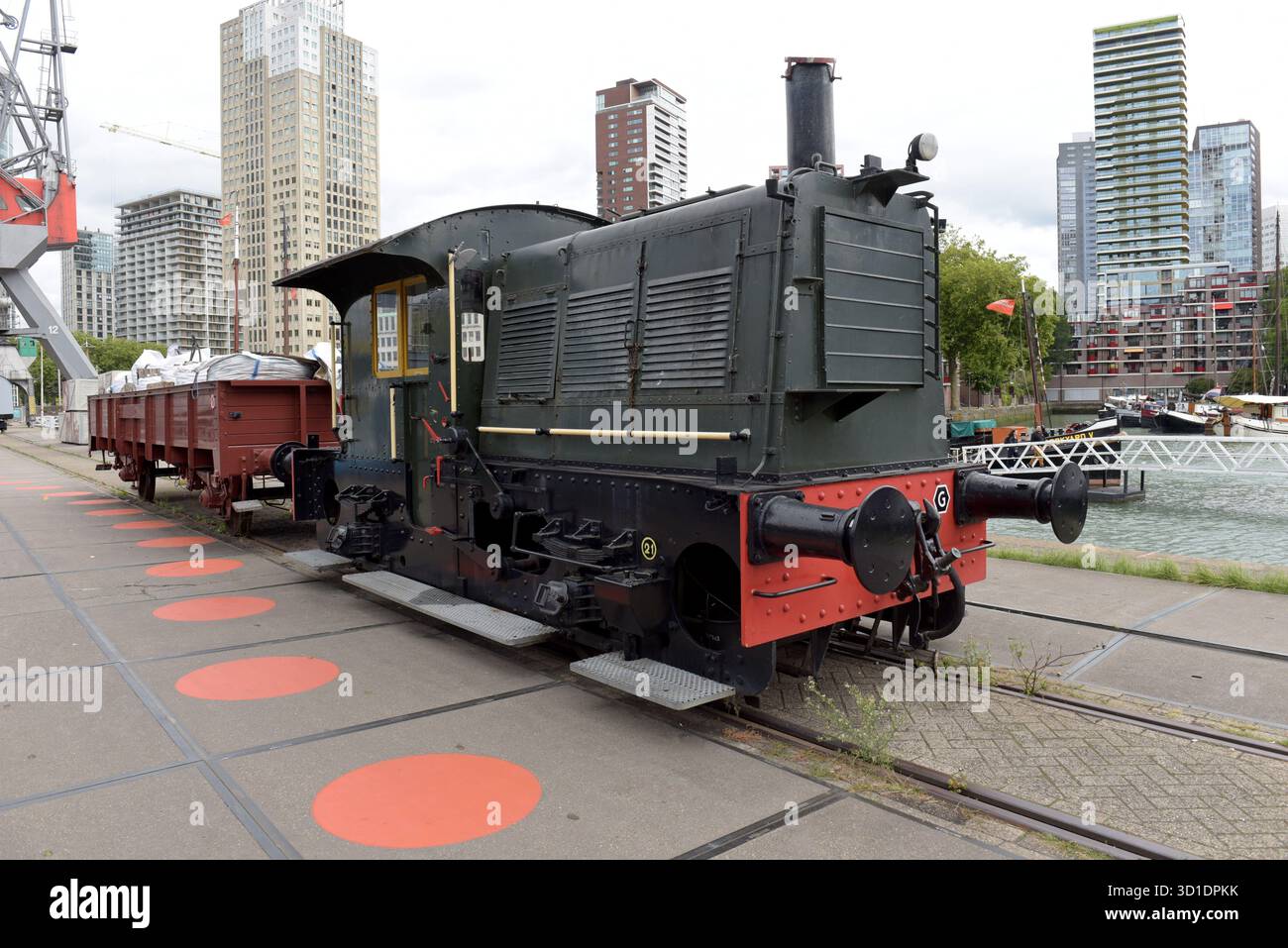 Stichting Locomoter diesel shunting locomotive 347 in the Maritime ...