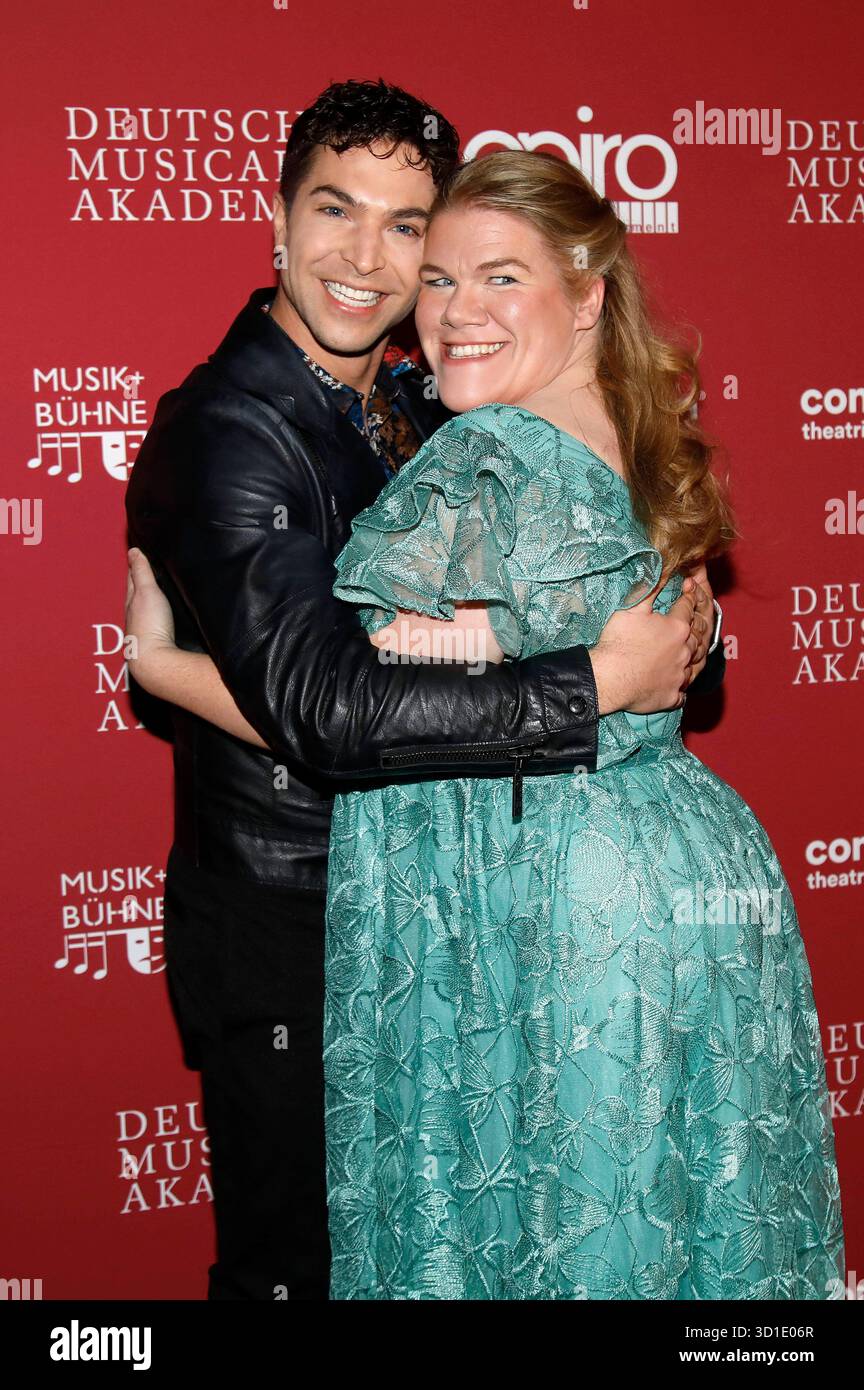 Julian David und Gisa Flake bei der Verleihung des Deutschen Musical ...