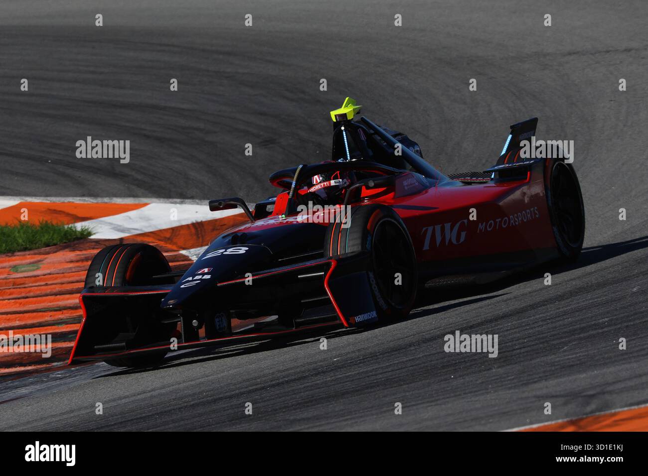 Cheste, Spain. 27th Oct, 2025. Felipe Drugovich driving his Andretti ...