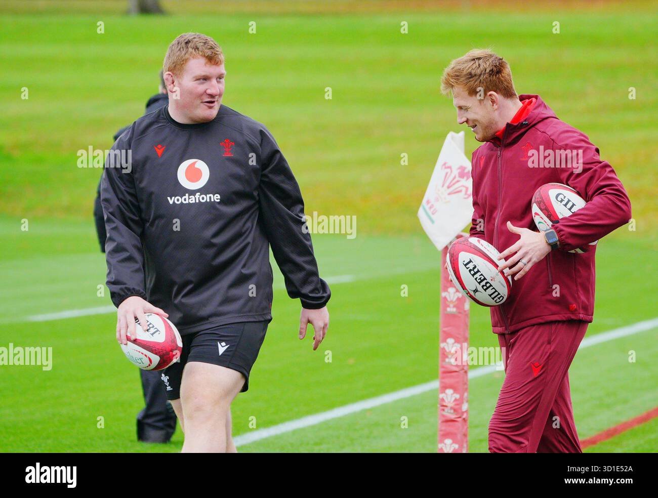 Rhys patchell coach wales hi-res stock photography and images - Alamy
