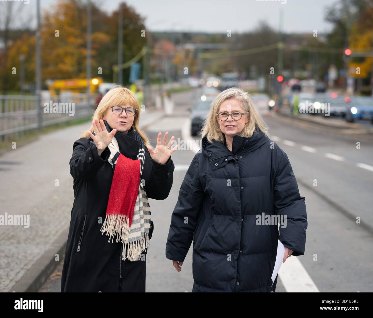 28 October 2025, Berlin: Ute Bonde (r, CDU), Berlin Senator for ...