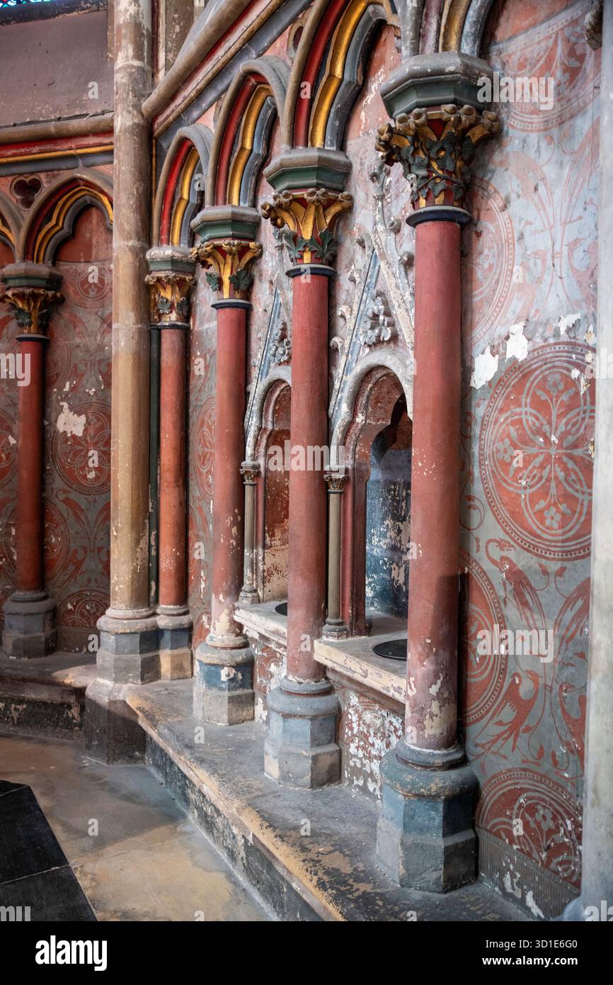 Columns arches capitals in hi-res stock photography and images - Alamy