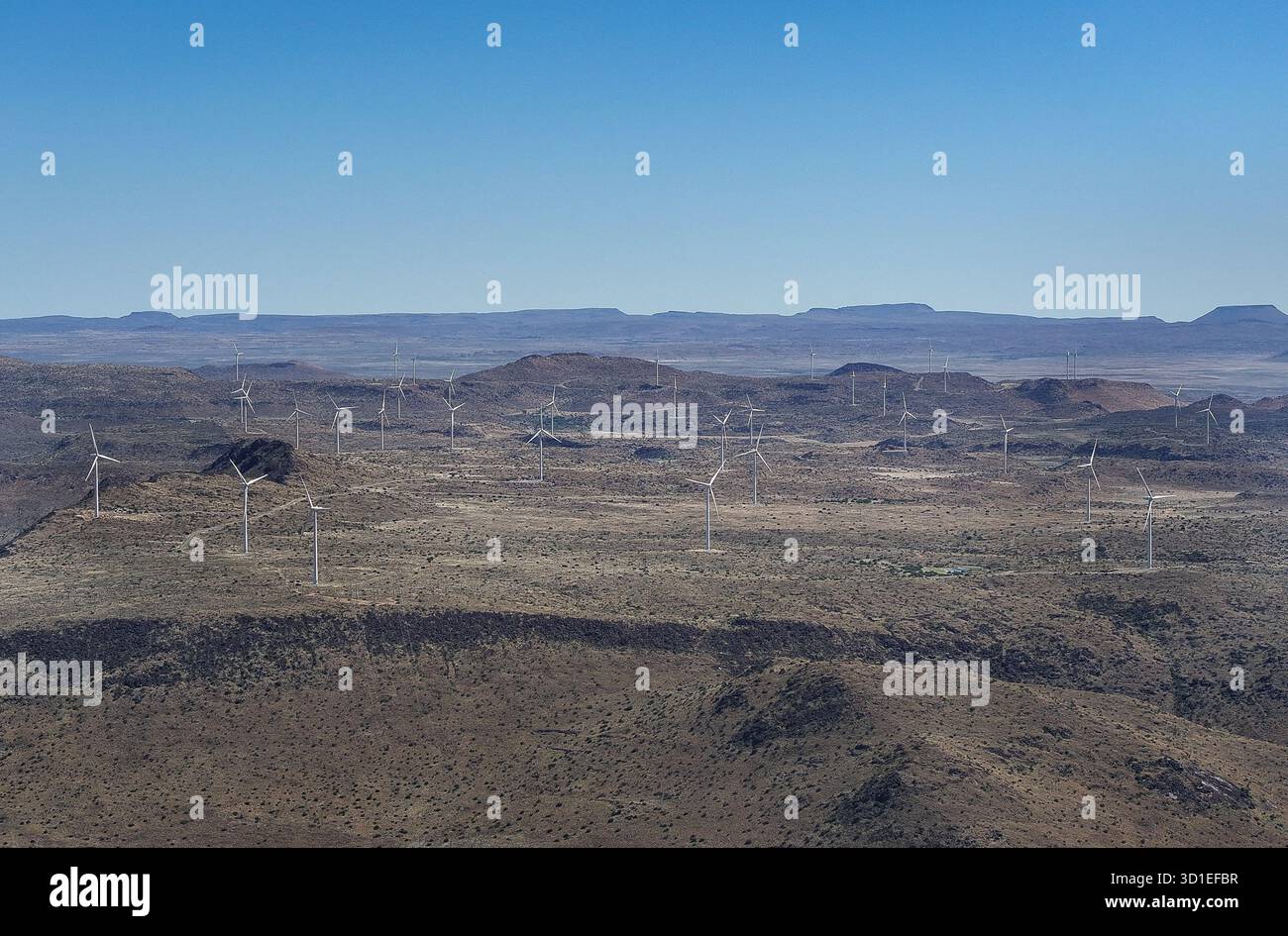 (251028) -- DE AAR, Oct. 28, 2025 (Xinhua) -- An aerial photo taken on ...