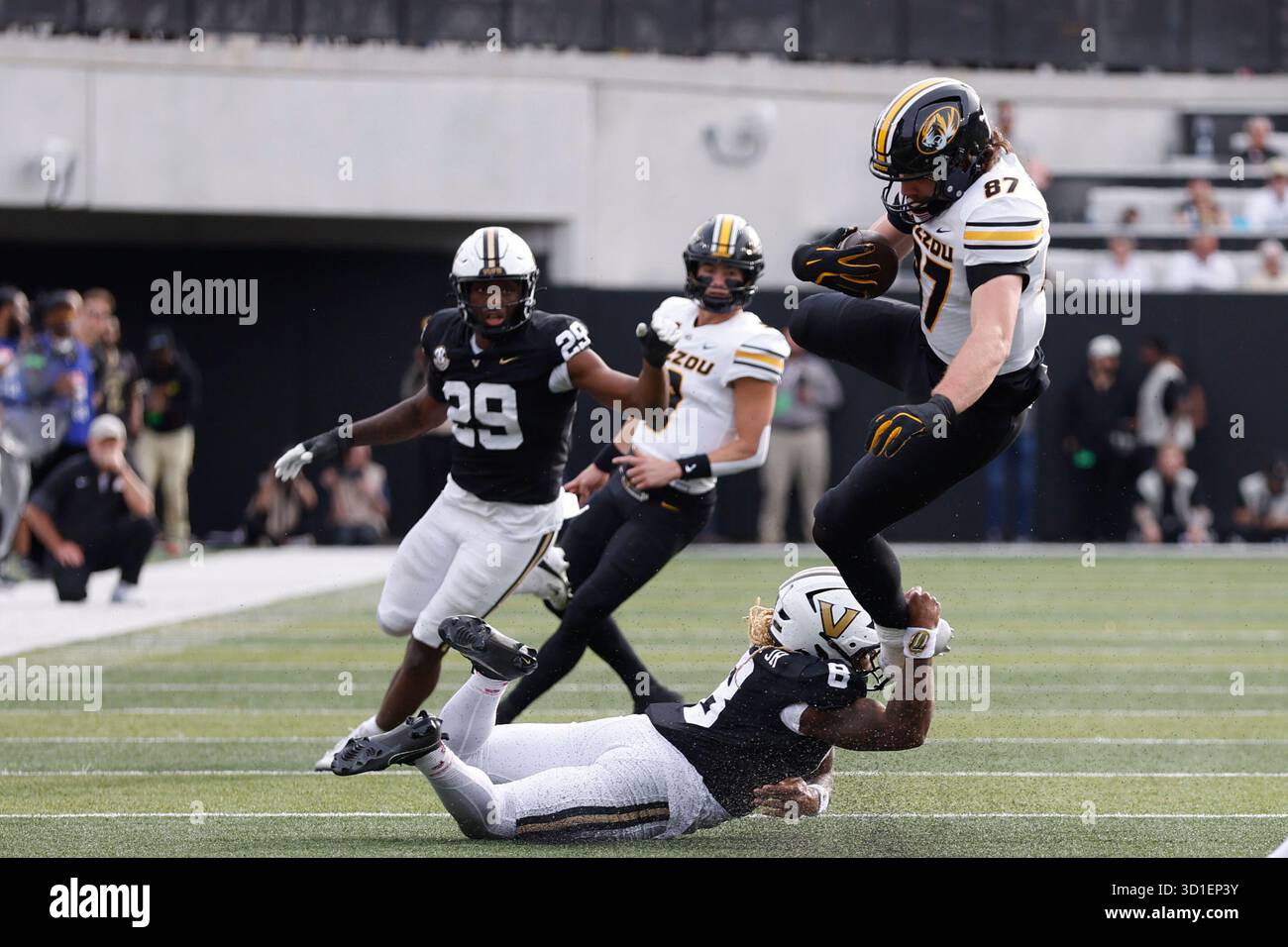NASHVILLE, TN - OCTOBER 25: Vanderbilt Commodores safety CJ Heard #8 ...