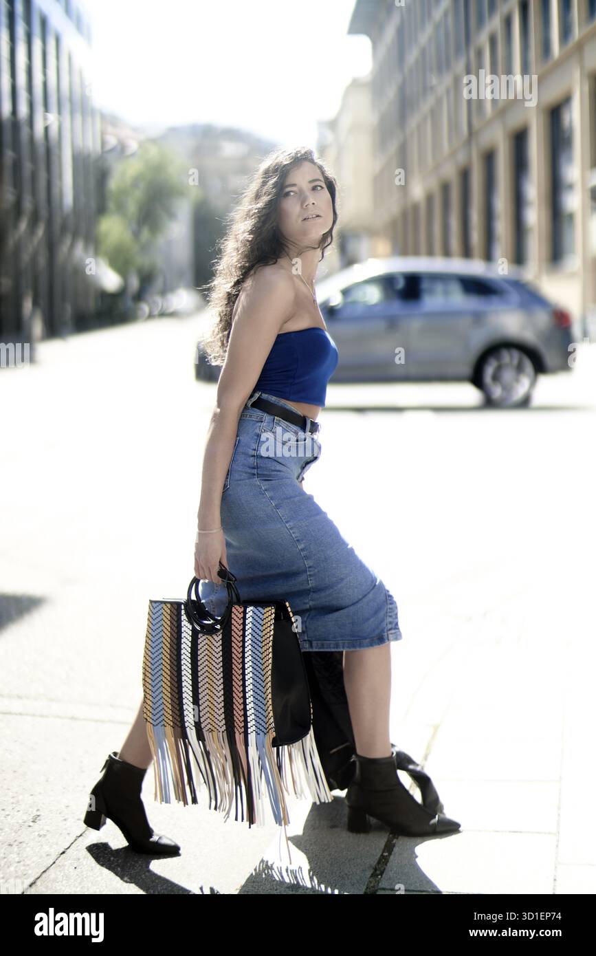 Cool fashion trends walking hi-res stock photography and images - Alamy