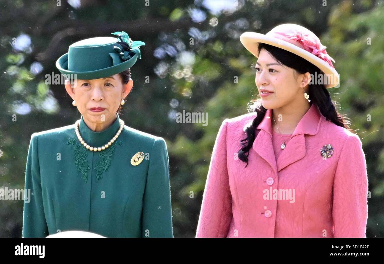 Japanese Princess Hisako of Takamado and her daughter Princess Tsuguko ...
