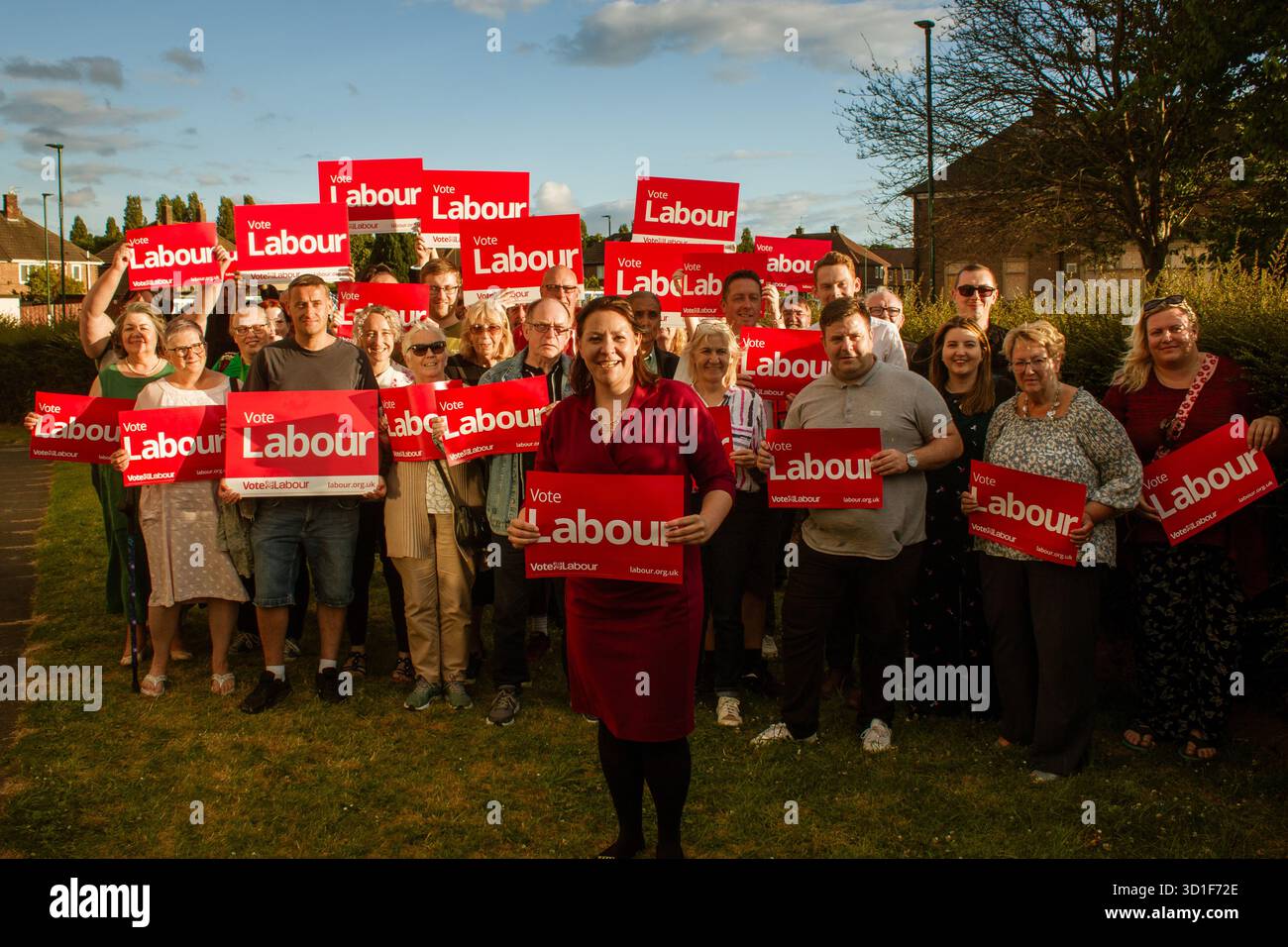 Anna Turley celebrates alongside Redcar Labour Party members, due to ...
