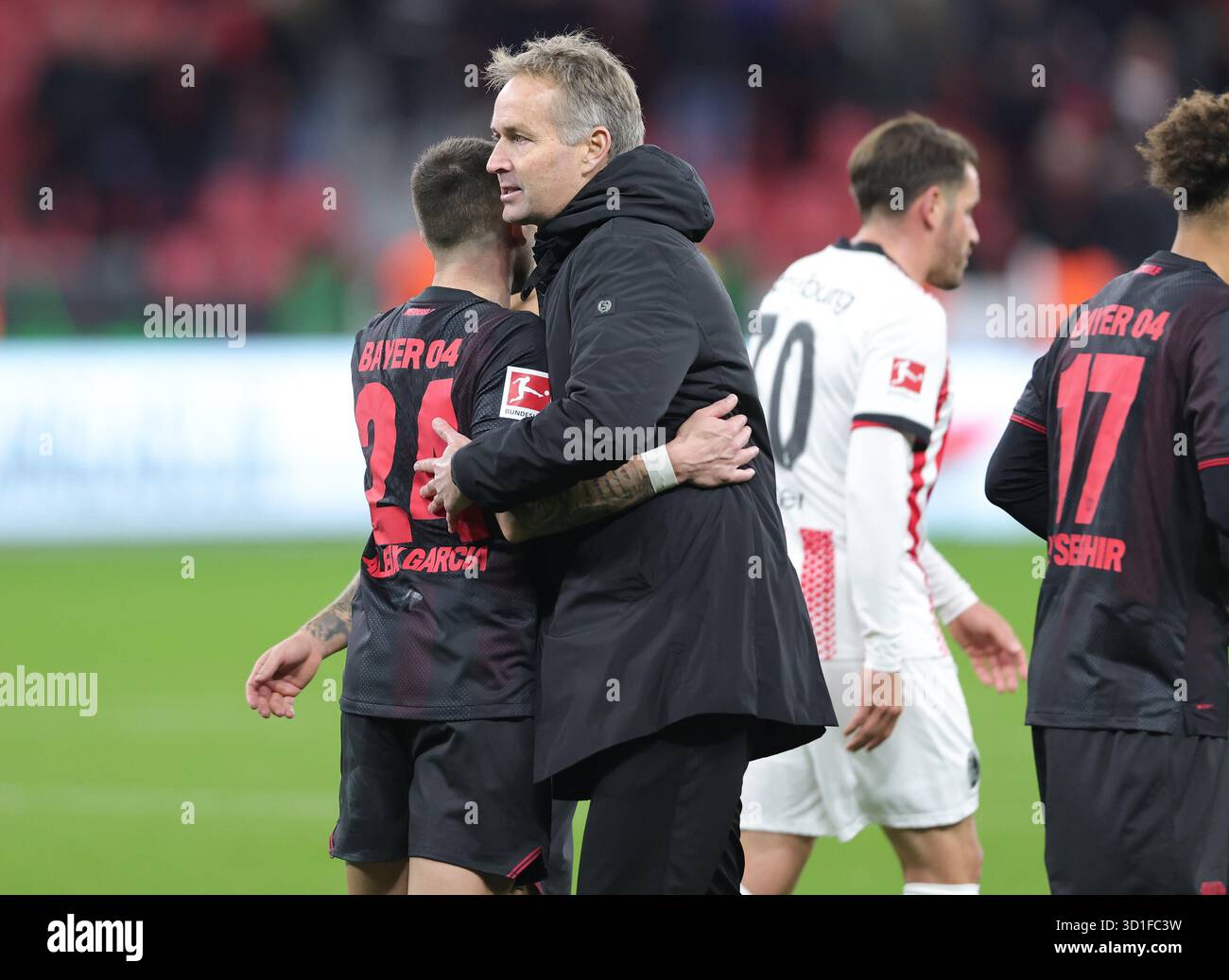 firo : 26.10.2025 Football: 1.Bundesliga Bayer Leverkusen - SC Freiburg ...