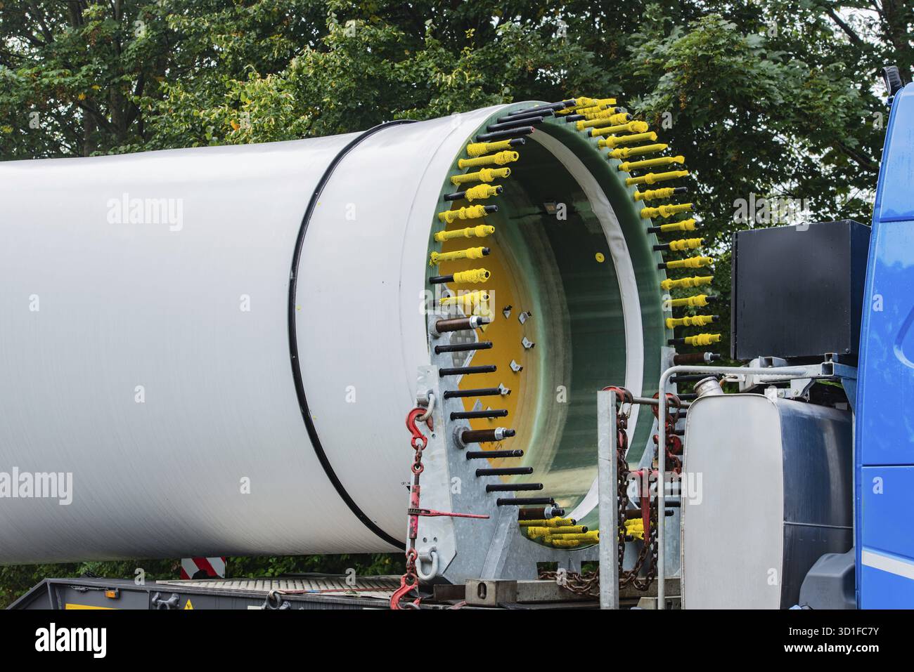 Wind energy, heavy transport of rotor blades Wind energy, heavy ...