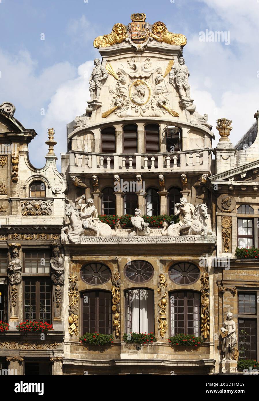 Baroque guild house of river boatmen (Le Cornett, the cornucopia) at ...