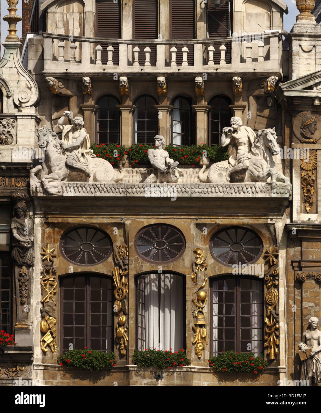 Baroque guild house of river boatmen (Le Cornett, the cornucopia) at ...
