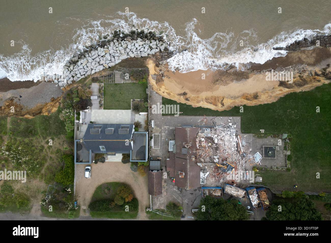 Demolition begins on Jean Flick's clifftop home in North End Avenue ...