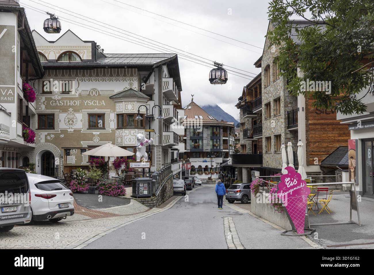 Mountain village Ischgl town centre, rear cable car, Ischgl, Tyrol ...