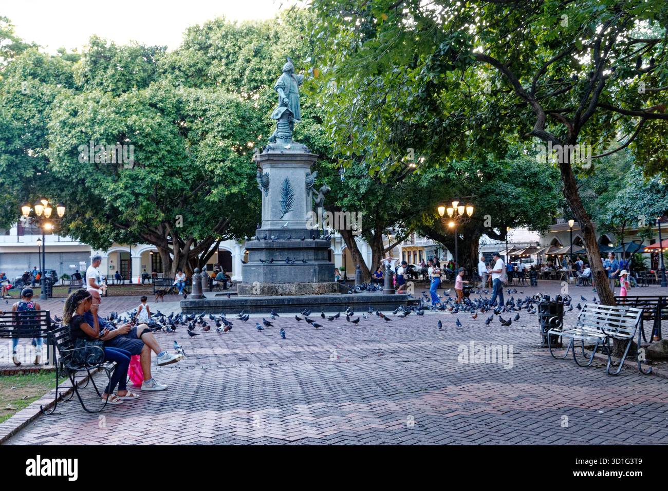 Santo Domingo: Statue of Christopher Columbus in the center of Parque ...