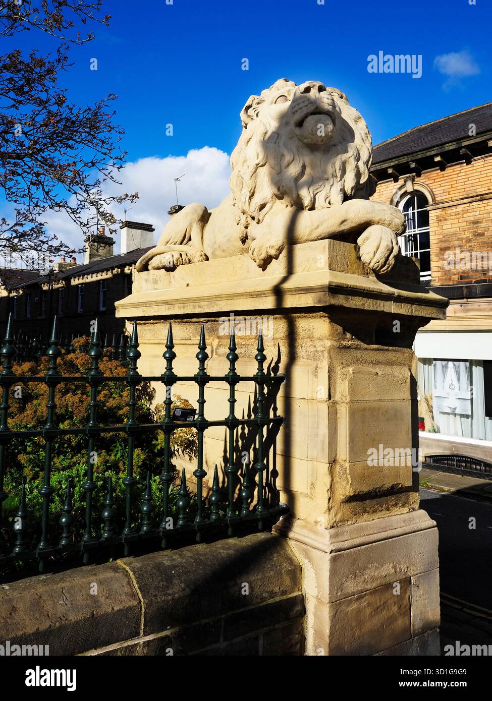 Former saltaire school hi-res stock photography and images - Alamy