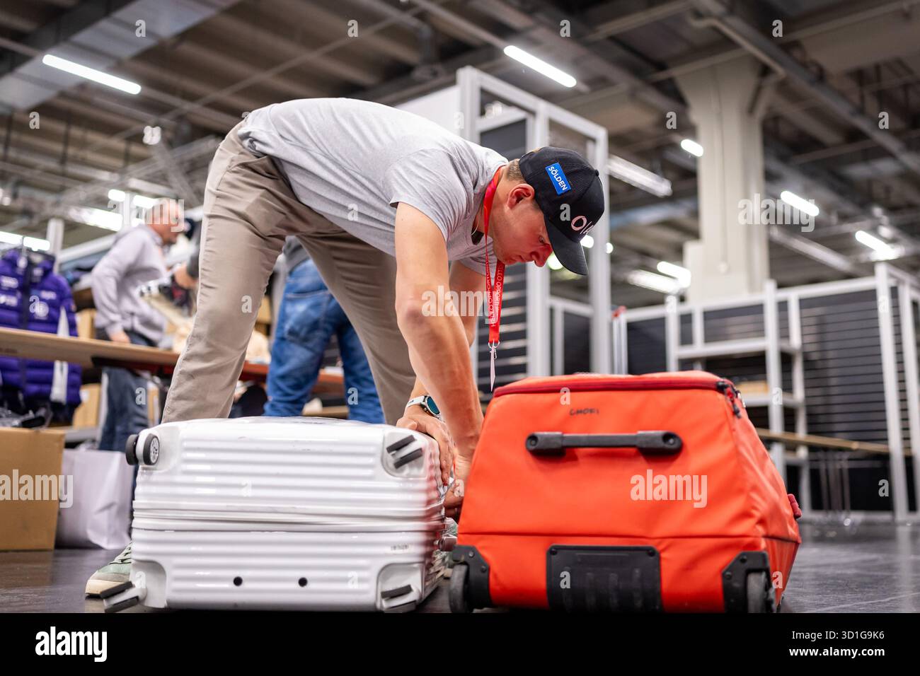 28 October 2025, Bavaria, Nuremberg: Thomas Dreßen, Alpine skiing coach ...