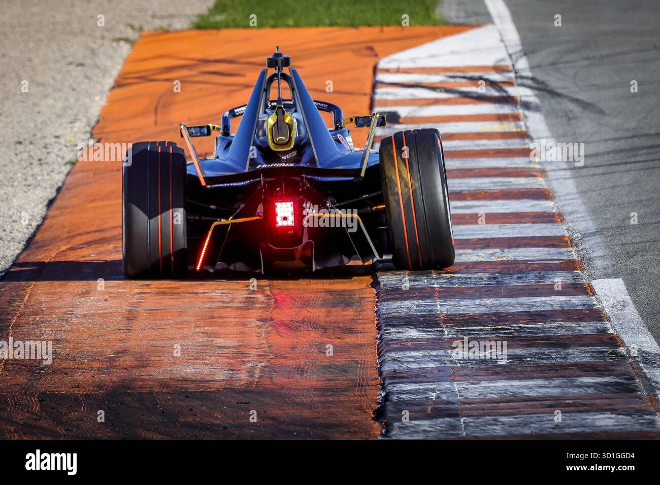 77 BARNARD Taylor (gbr), DS Penske, DS E-Tense FE25, action during the ...