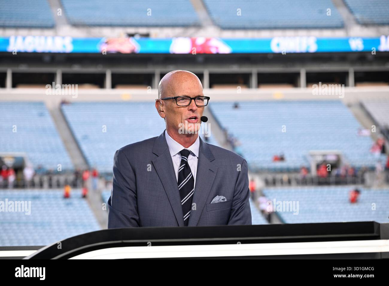 ESPN Monday Night Countdown host Scott Van Pelt broadcasts from the ...