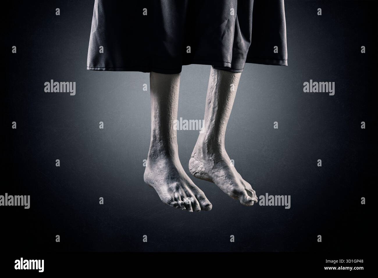 Girl hanging dead hi-res stock photography and images - Alamy
