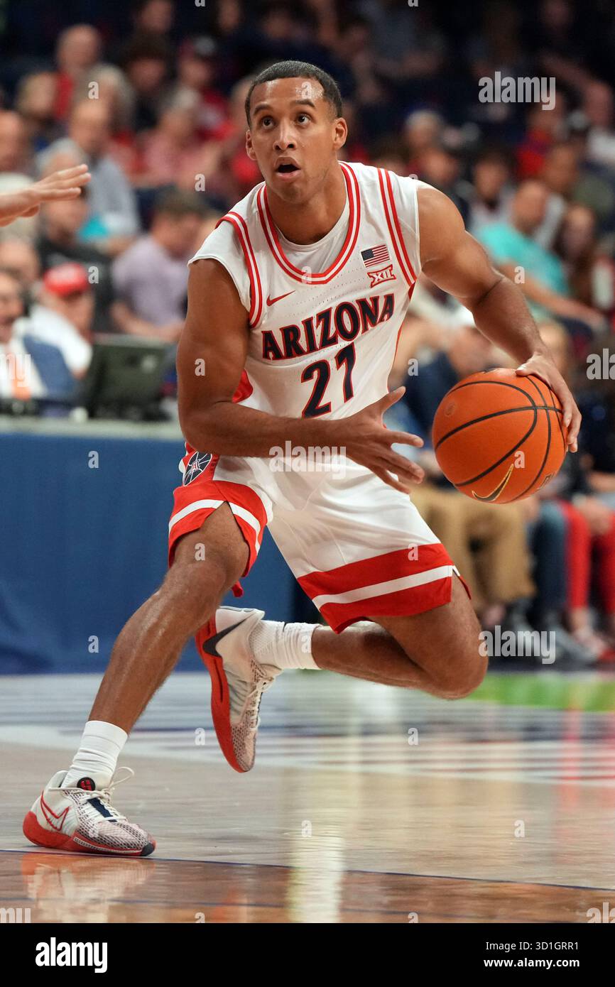 Arizona guard Evan Nelson (21) during the first half of an NCAA ...