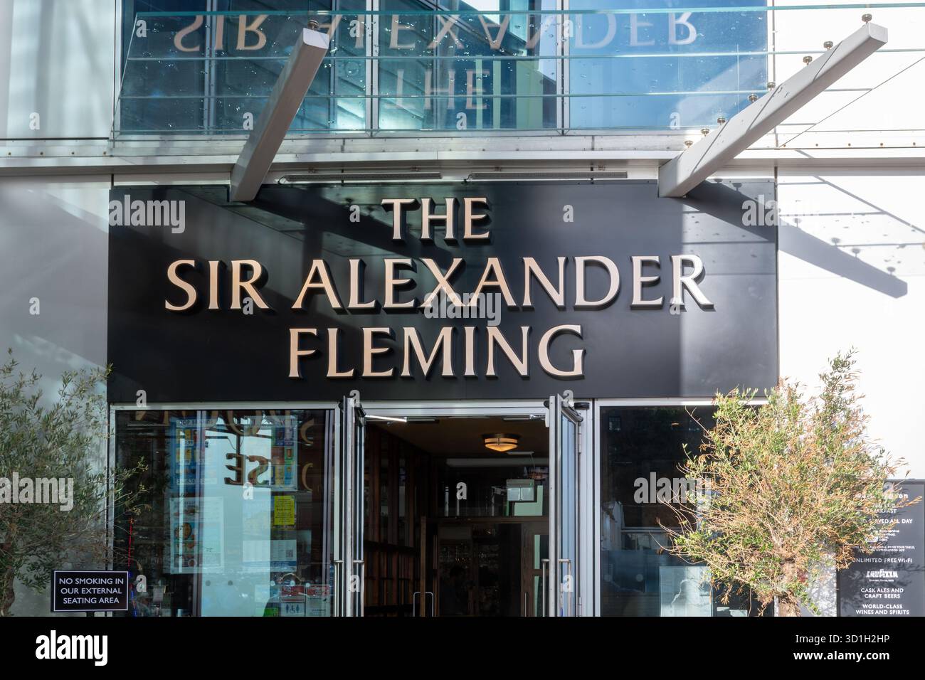 Alexander fleming house pub hi-res stock photography and images - Alamy