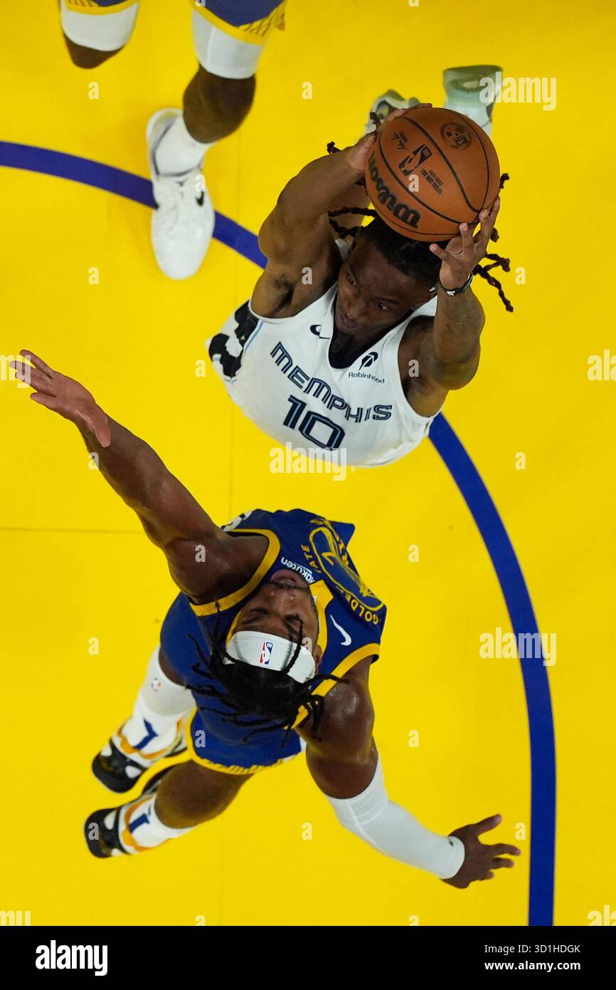 Memphis Grizzlies guard Javon Small (10) shoots against Golden State ...