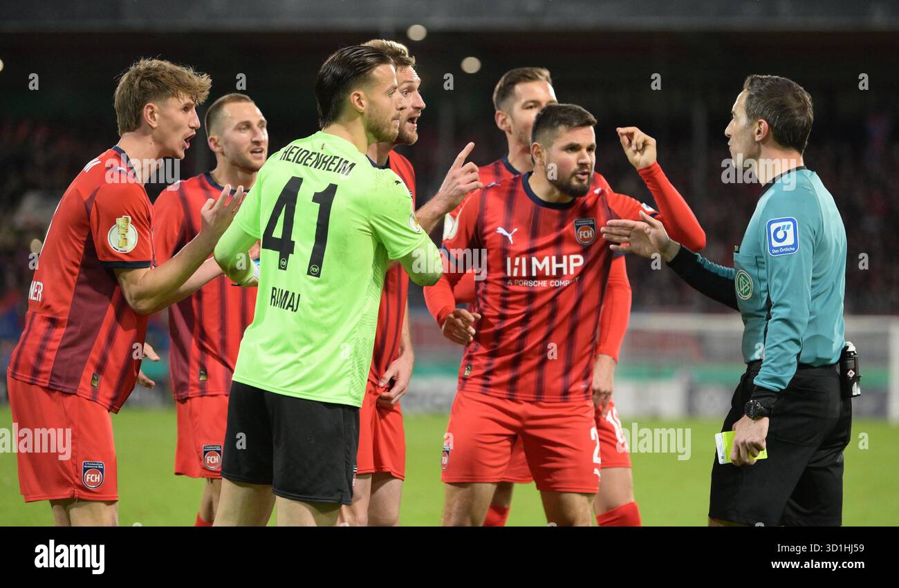 from left: Jan Schoeppner, Jonas Foehrenbach, goalkeeper Diant Ramaj ...