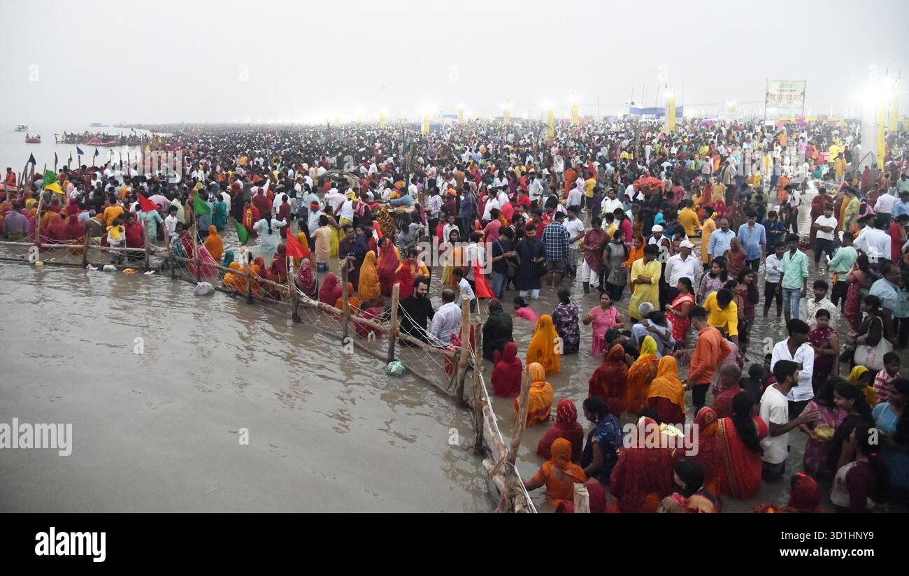 PATNA, INDIA - OCTOBER 28: Chhath devotees perform rituals during ...