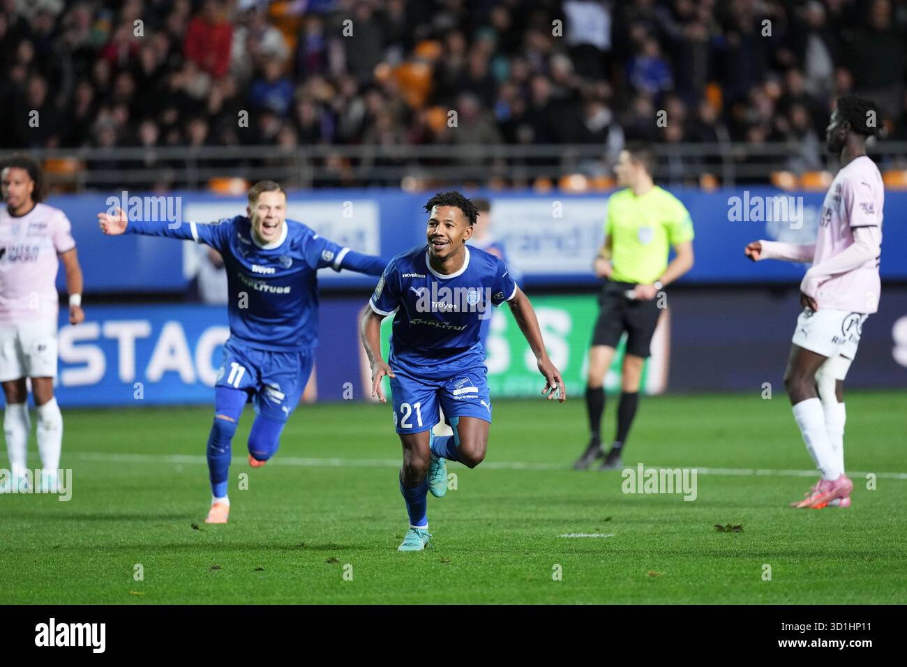 21 Tawfik BENTAYEB (estac) during the Ligue 2 BKT match between Troyes ...