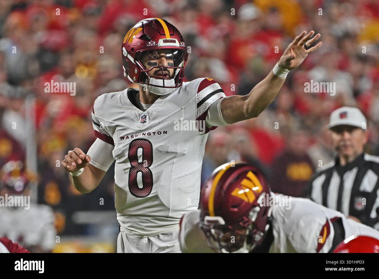 Washington Commanders quarterback Marcus Mariota (8) calls out ...