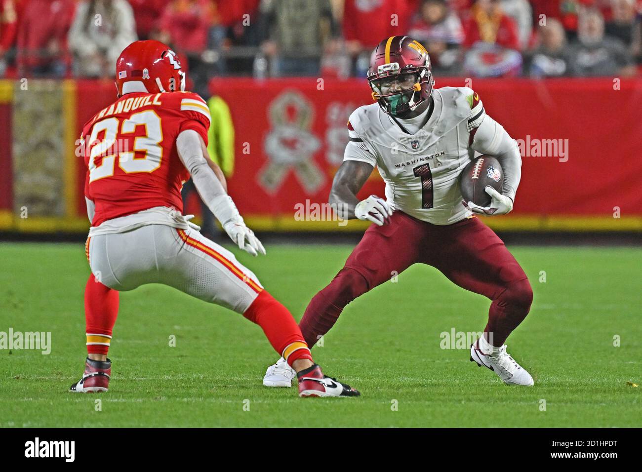 Washington Commanders wide receiver Deebo Samuel Sr. (1) runs with the ...