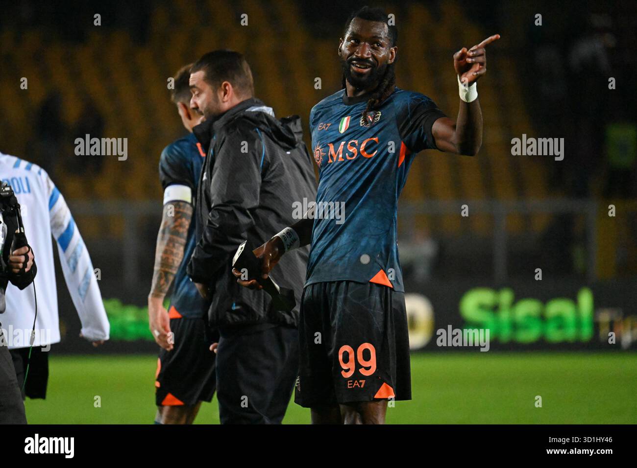 Frank Anguissa (SSC Napoli) celebrates after the victory during US ...