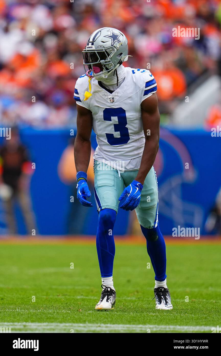 Dallas Cowboys wide receiver George Pickens (3) lines up against the ...