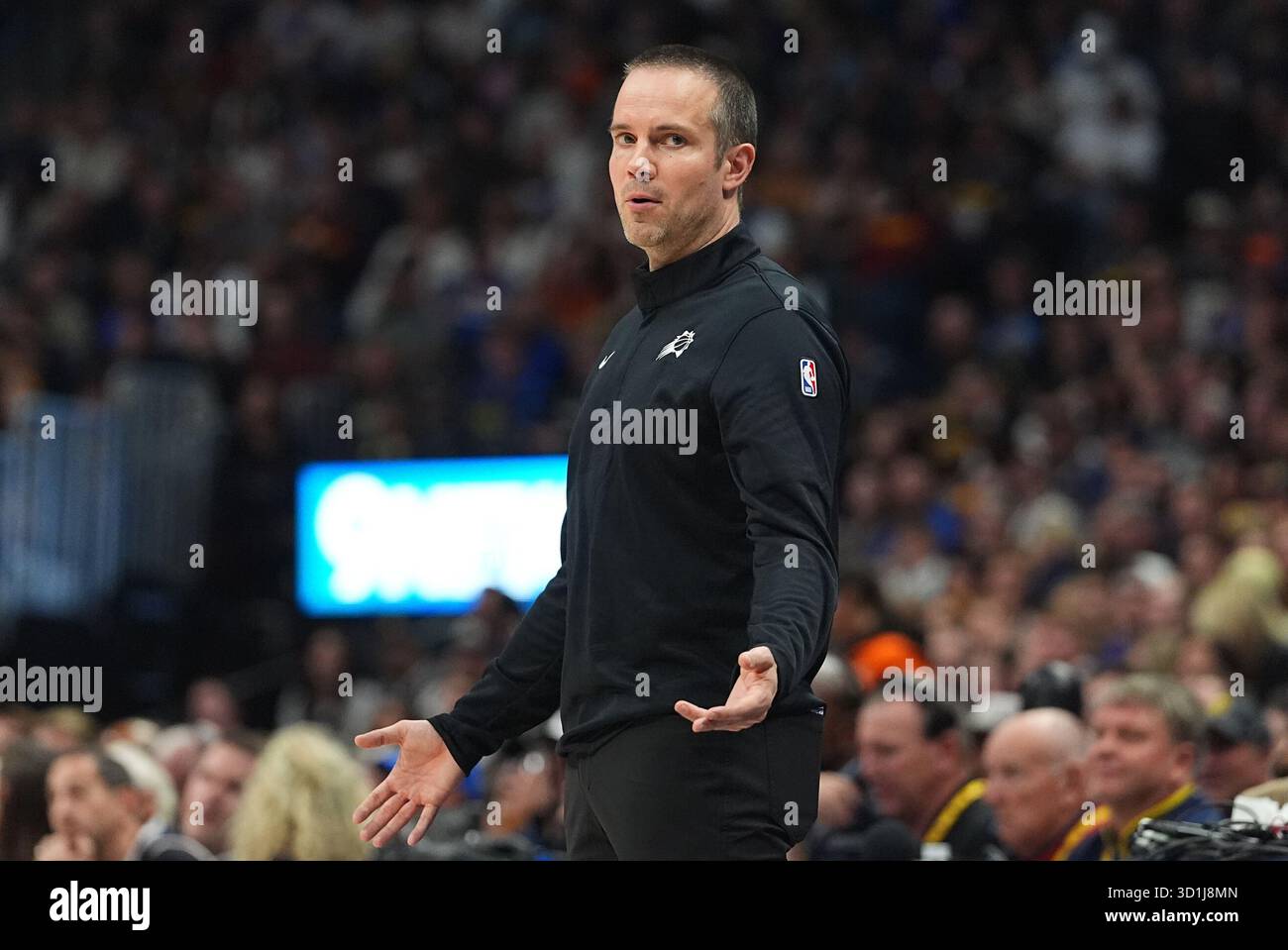 Phoenix Suns head coach Jordan Ott in the first half of an NBA ...