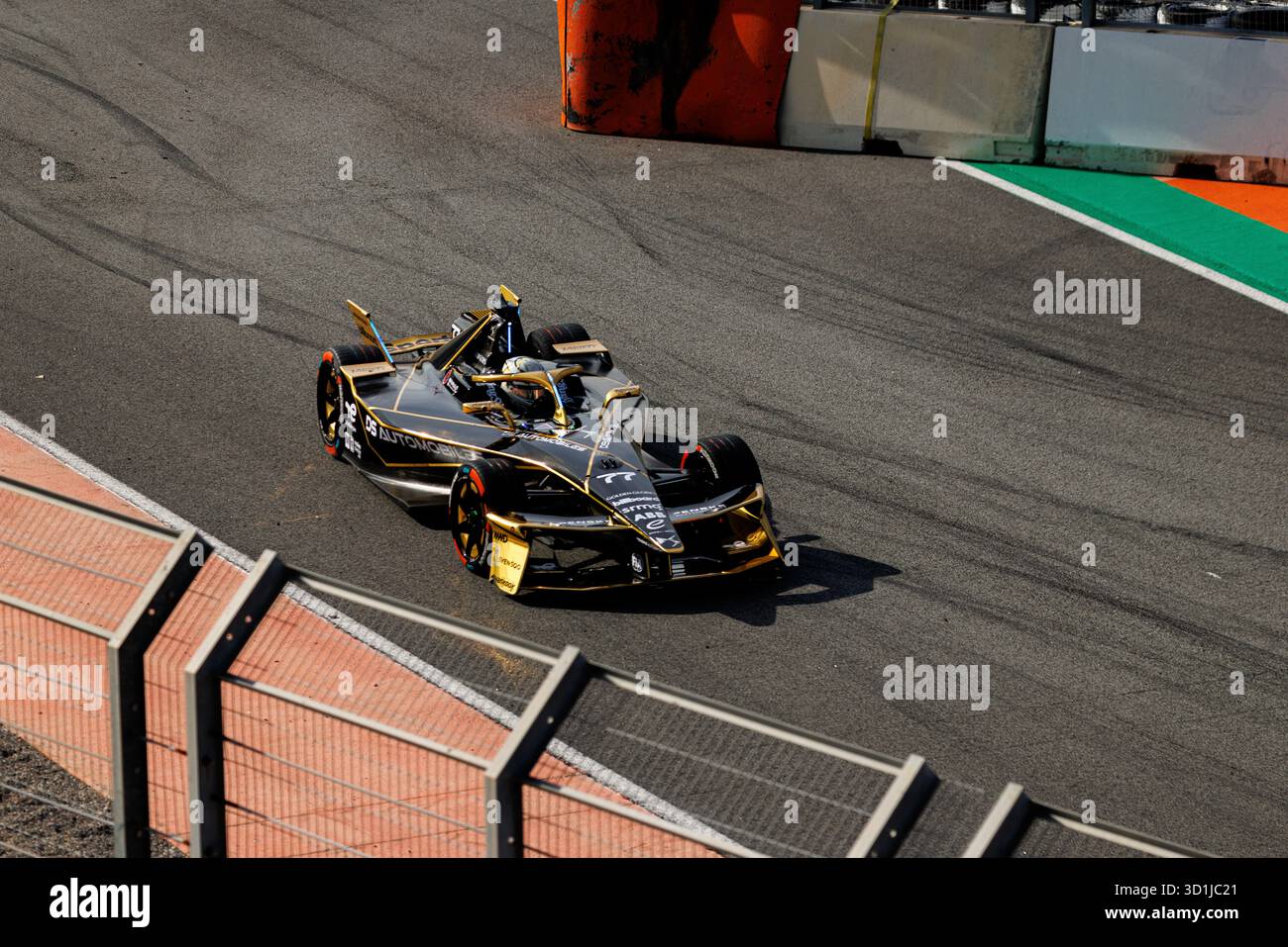 Valencia, Spain. 28th Oct 2025. Taylor Barnard of DS Penske Formula E ...