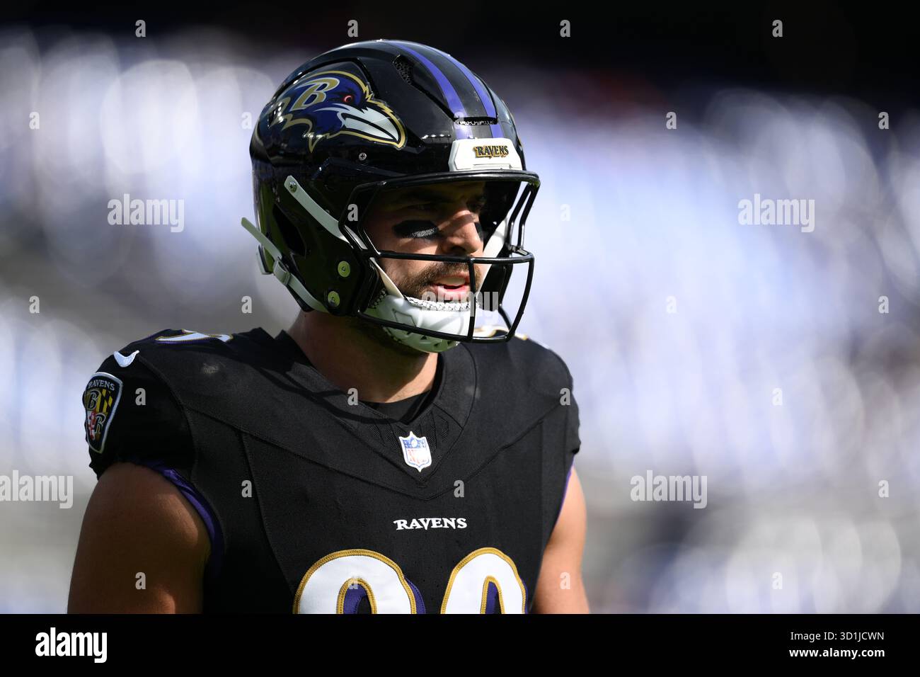 Baltimore Ravens tight end Mark Andrews (89) warms up before an NFL ...