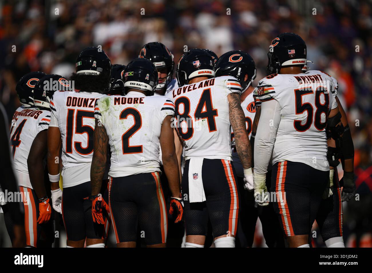 The Chicago Bears offense huddles during the second half of an NFL ...