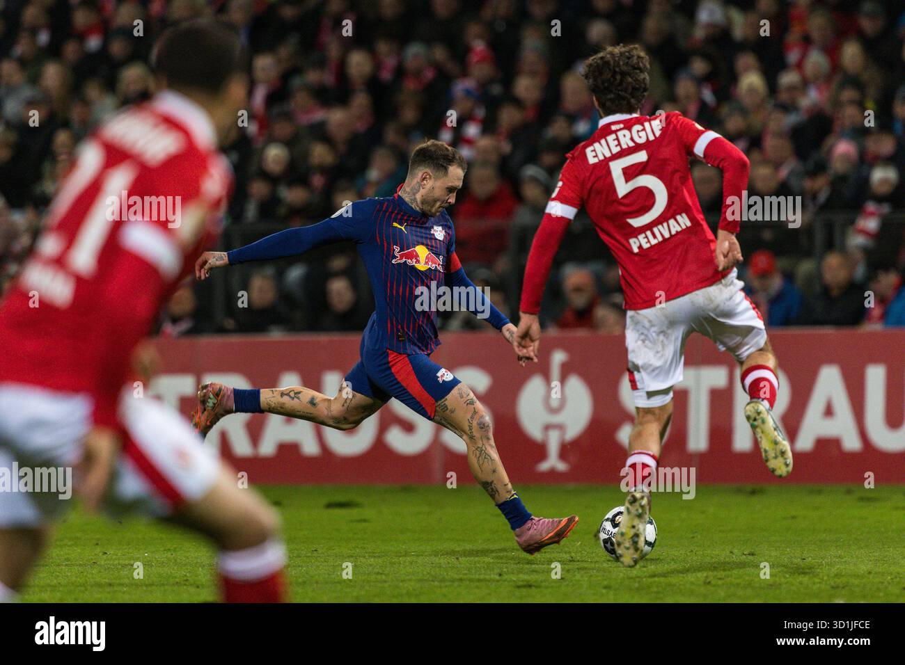 28.10.2025, LEAG Energie Stadion, Cottbus, GER, DFB-Pokal, 2. Runde, FC ...