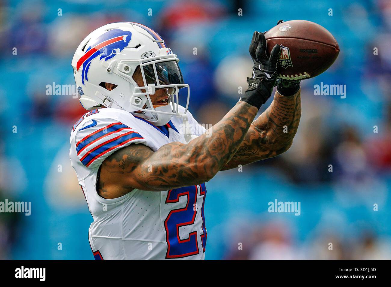Buffalo Bills free safety Jordan Poyer (21) warms up before an NFL ...