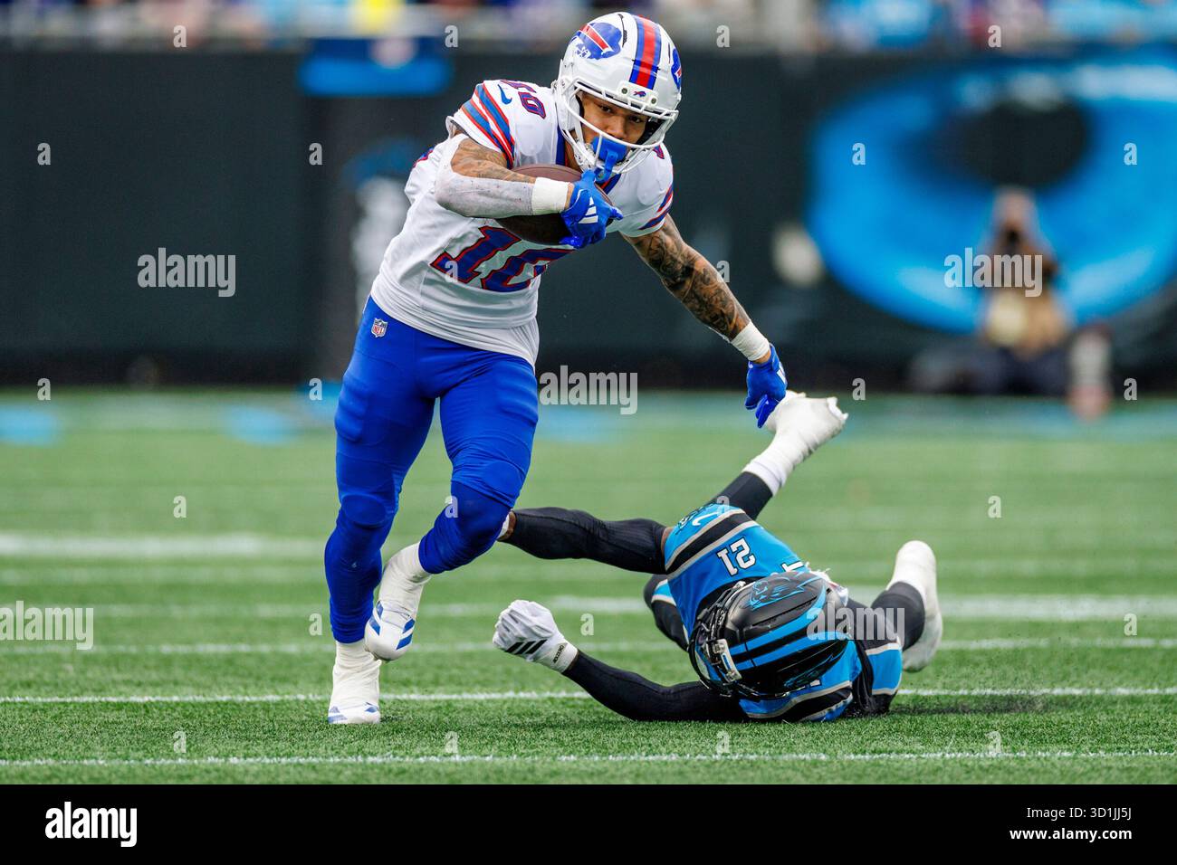 Buffalo Bills wide receiver Khalil Shakir (10) breaks the tackle by ...