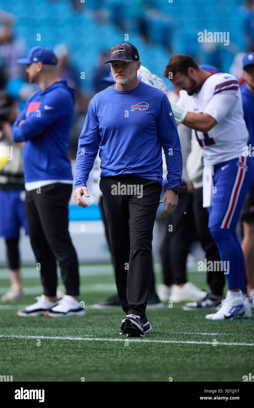 Buffalo Bills head coach Sean McDermott watches his team warm up prior ...