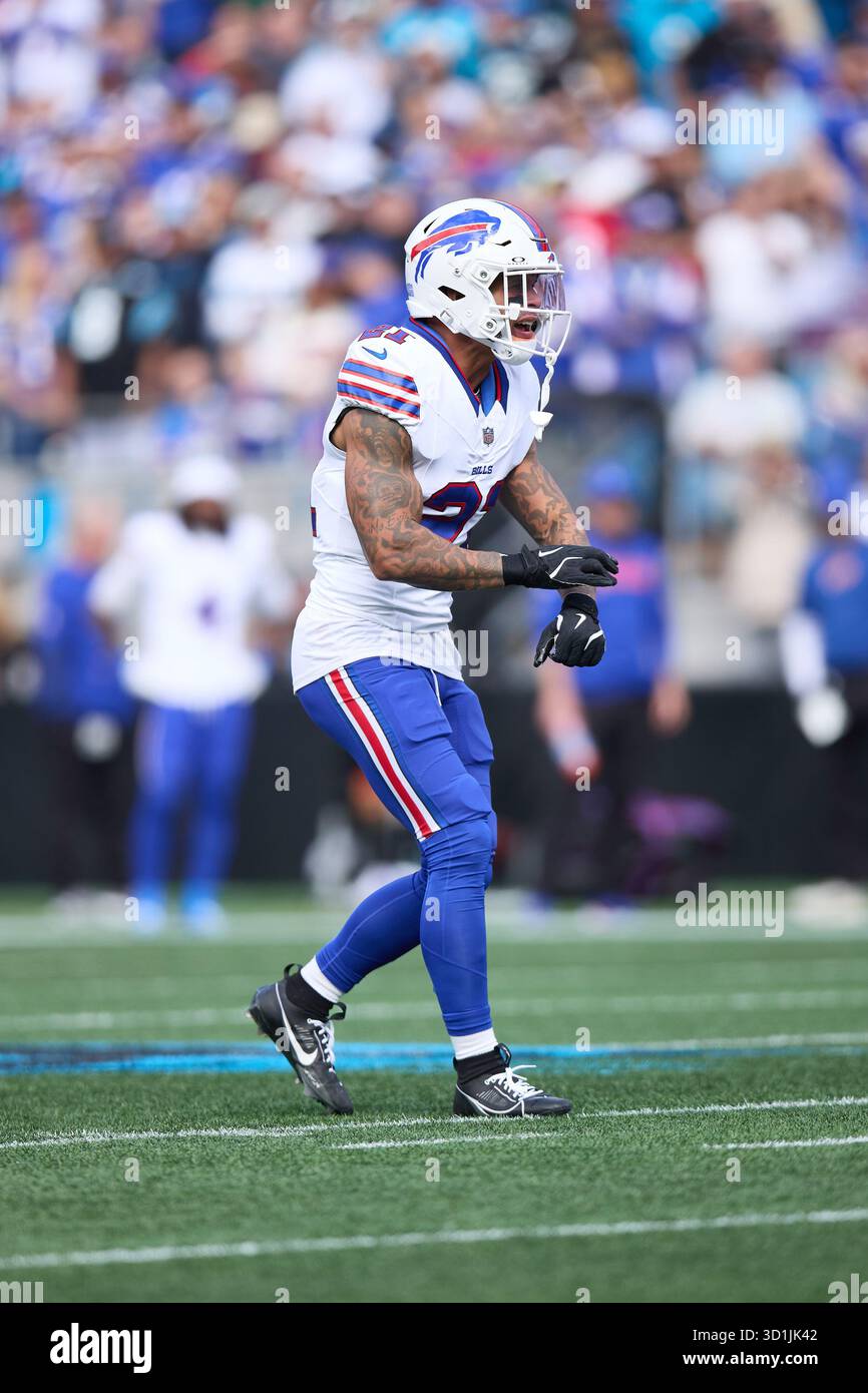 Buffalo Bills free safety Jordan Poyer (21) lines up on defense during ...