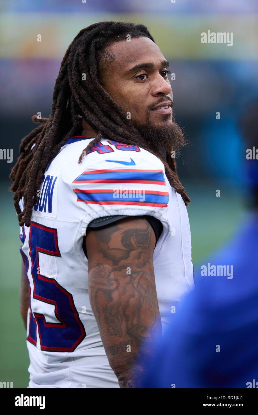 Buffalo Bills outside linebacker Shaq Thompson (45) stands on the ...