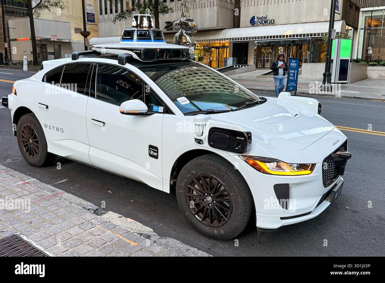 Autonomous vehicles in parking hi-res stock photography and images - Alamy