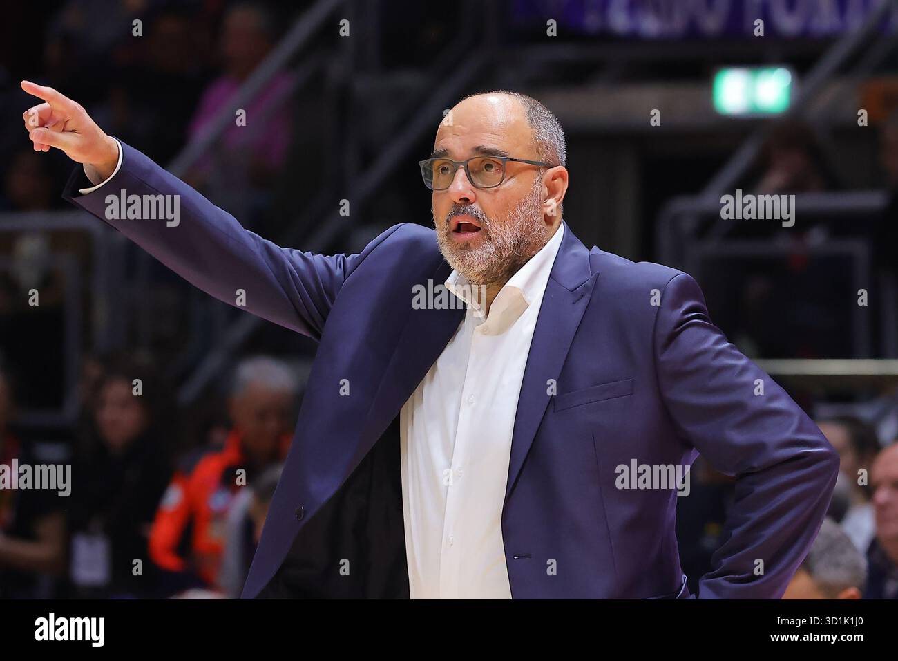 coach Paolo Moretti Reale Mutua Torino SERIE A2 match Fortitudo - Reale Mutua Torino 28-10-2025 ...