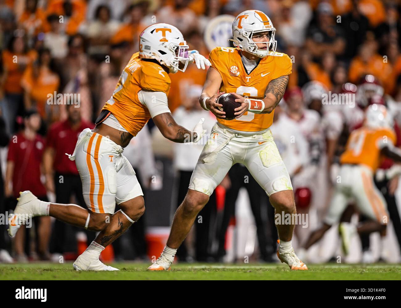 KNOXVILLE, TN - OCTOBER 11: Tennessee Volunteers quarterback Joey ...
