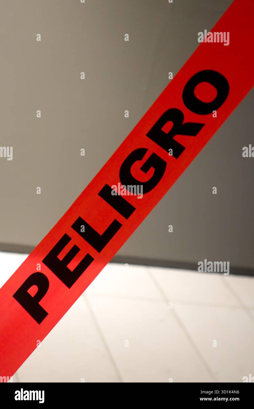 Area peligro hi-res stock photography and images - Alamy