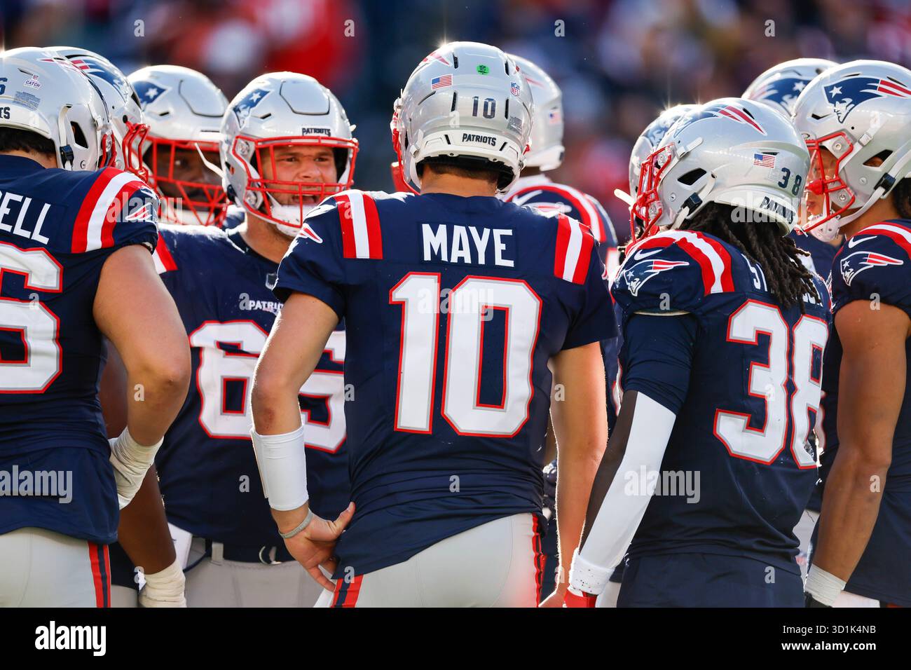 New England Patriots quarterback Drake Maye (10) in the huddle during ...