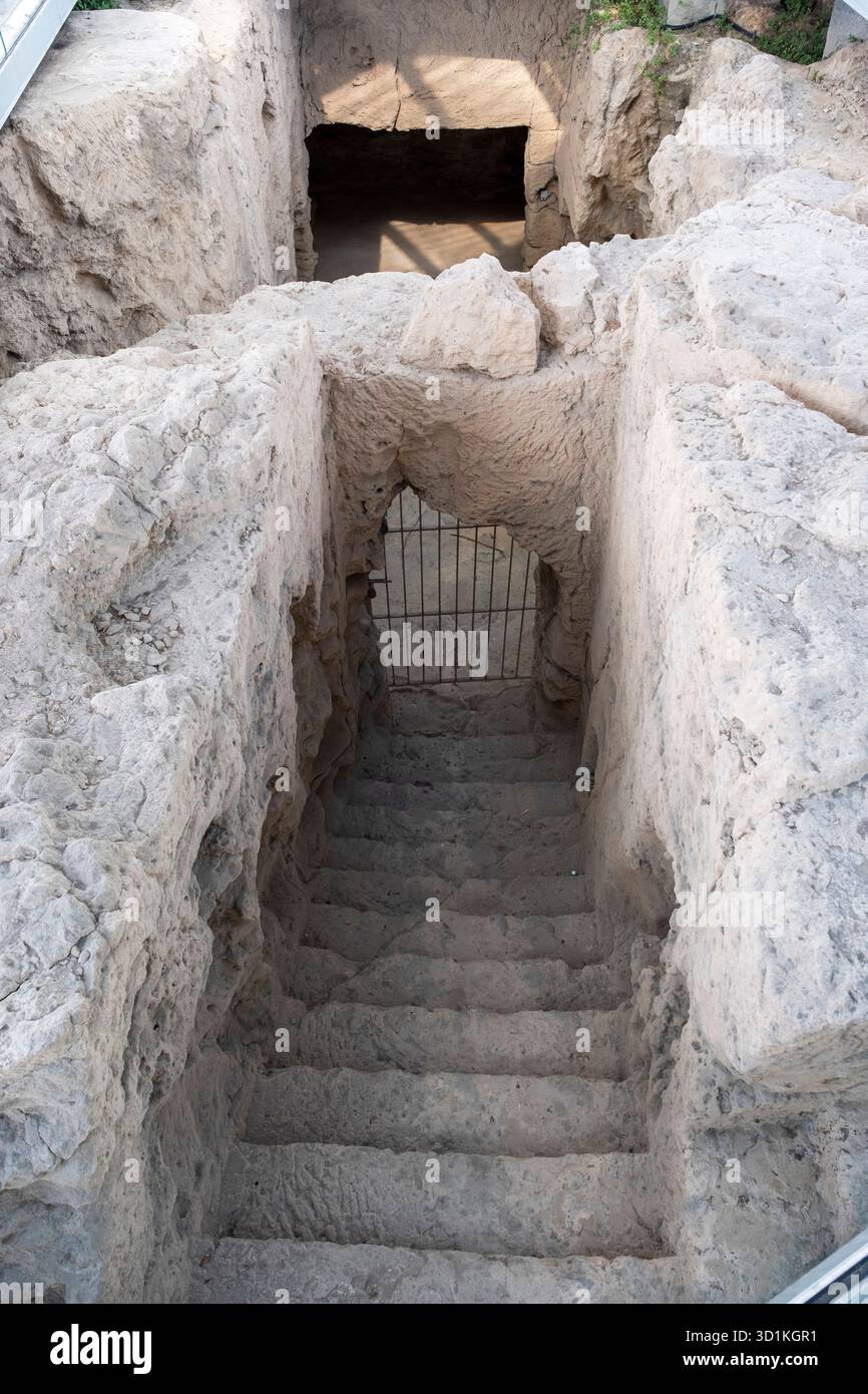 Old Catacombs, Pafos old town centre, Pafos, Cyprus Stock Photo - Alamy